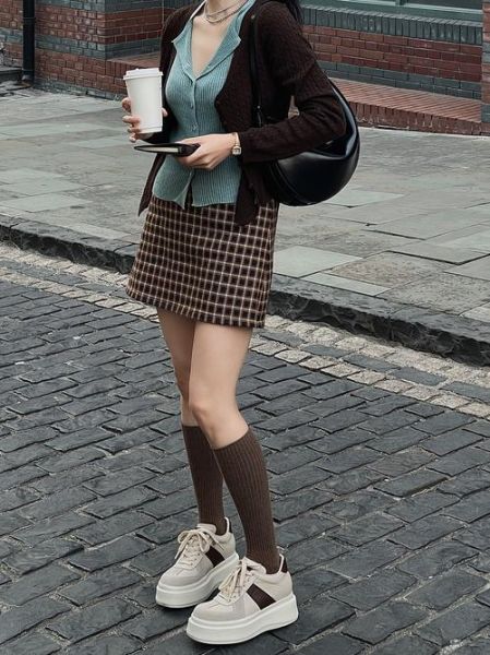 松糕鞋搭配什么衣服_松糕鞋适合什么裤子-第1张图片-山城妙识