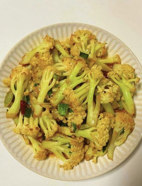 素炒菜花怎么炒才好吃_菜花不焯水行吗-第1张图片-山城妙识