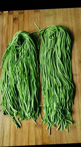 菠菜面条怎么做_菠菜面条怎么和面更绿-第1张图片-山城妙识