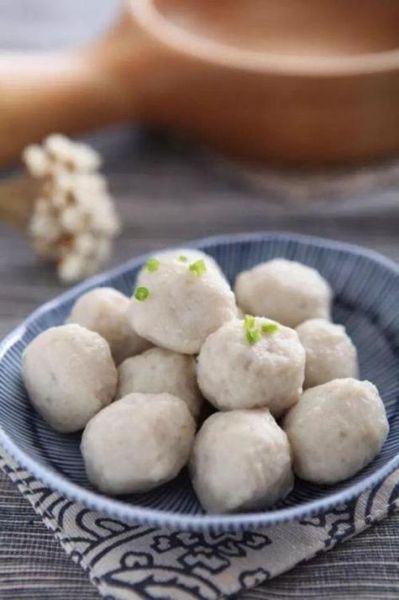 鱼丸子怎么做才弹牙_鱼丸子的家常做法-第3张图片-山城妙识