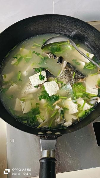 鲢鱼头炖豆腐怎么做_鲢鱼头炖豆腐的家常做法-第3张图片-山城妙识