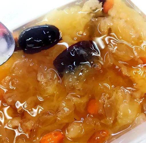 红枣银耳莲子羹会胖吗_热量高不高-第1张图片-山城妙识