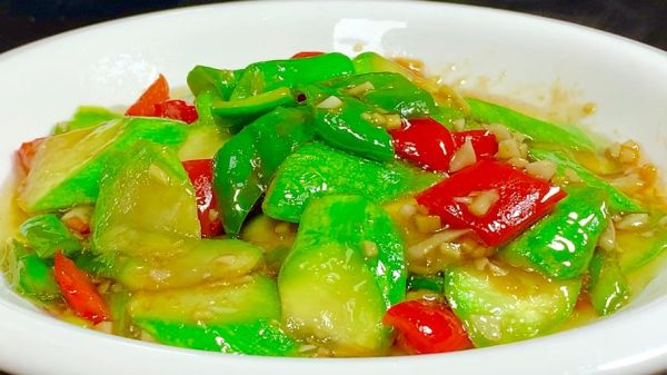 炒葫芦瓜的家常做法_葫芦瓜怎么炒才好吃-第2张图片-山城妙识