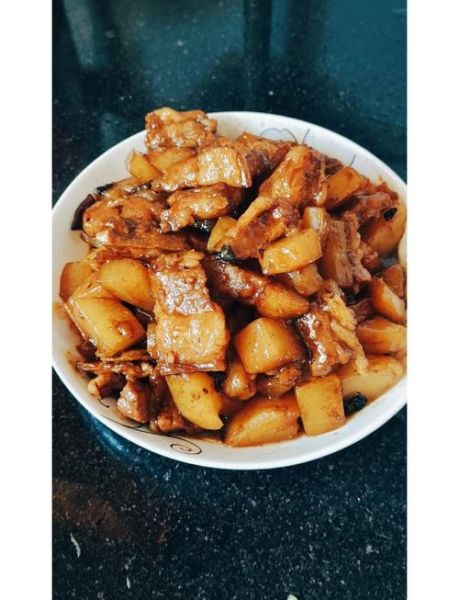 没有肉的土豆怎样炖好吃_不放肉也能香浓的秘诀-第1张图片-山城妙识 没有肉的土豆怎样炖好吃_不放肉也能香浓的秘诀-第1张图片-山城妙识