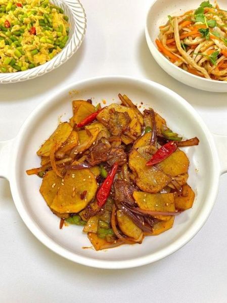 土豆片盐煎肉怎么做_家常盐煎肉用土豆片好吃吗-第1张图片-山城妙识