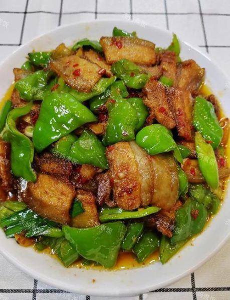 五花肉炒青椒怎么做_五花肉炒青椒的家常做法-第2张图片-山城妙识