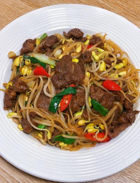 豆芽炒肉怎么做好吃_豆芽炒肉的家常做法-第1张图片-山城妙识 豆芽炒肉怎么做好吃_豆芽炒肉的家常做法-第1张图片-山城妙识