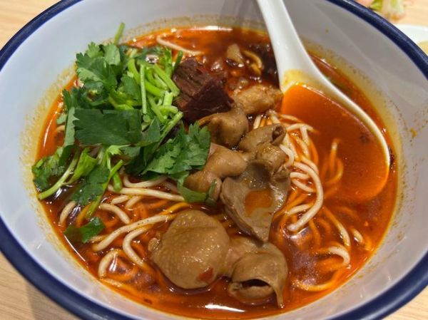 红烧肥肠面怎么做_肥肠面家常做法-第1张图片-山城妙识