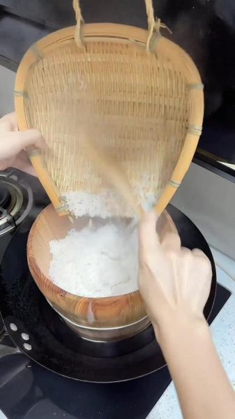 木桶蒸饭怎么做_木桶蒸饭需要多久-第1张图片-山城妙识 木桶蒸饭怎么做_木桶蒸饭需要多久-第1张图片-山城妙识