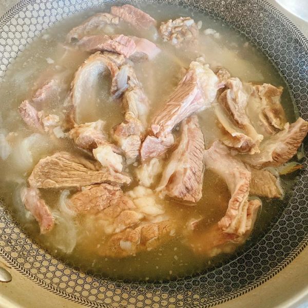 炖牛里脊肉怎么做好吃_家常炖牛里脊肉做法-第2张图片-山城妙识