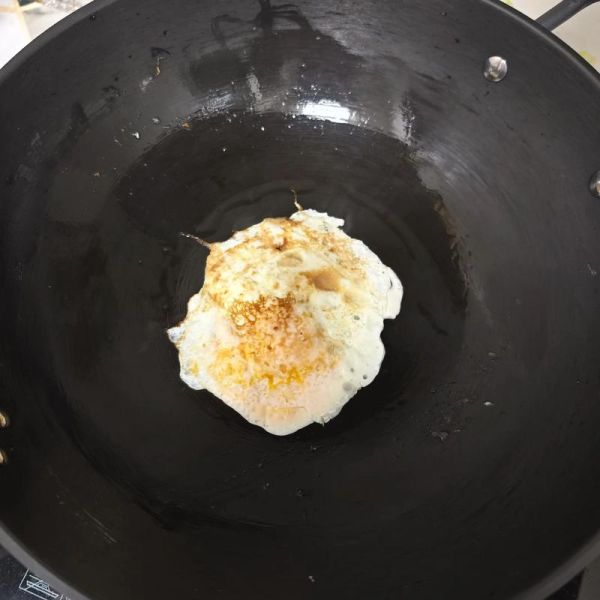 荷包蛋怎么煎不散_煎荷包蛋不粘锅技巧-第3张图片-山城妙识