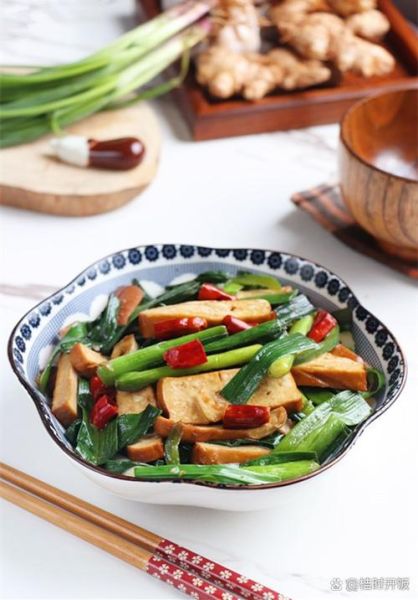 家常炒豆腐干怎么炒好吃_豆腐干炒多久才入味-第1张图片-山城妙识