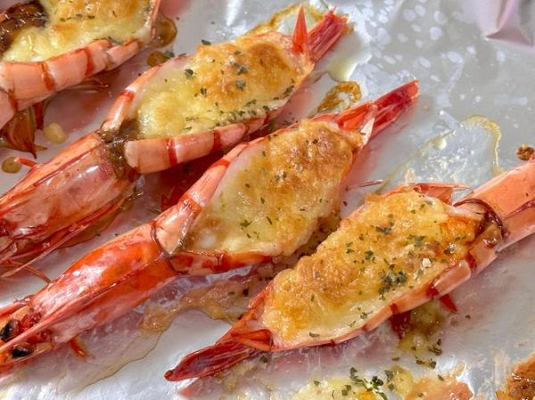 烤箱烤大虾的家常做法_怎样烤虾不腥又嫩-第3张图片-山城妙识