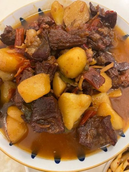 牛肉烧土豆怎么做好吃_牛肉烧土豆的窍门-第3张图片-山城妙识