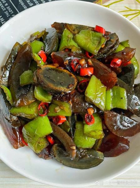 尖椒变蛋怎么做_尖椒变蛋热量高吗-第1张图片-山城妙识 尖椒变蛋怎么做_尖椒变蛋热量高吗-第1张图片-山城妙识