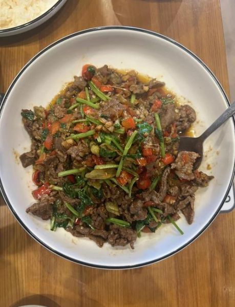 野山椒炒牛肉怎么做_野山椒炒牛肉热量高吗-第2张图片-山城妙识