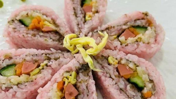 樱花寿司怎么做_樱花寿司卷做法步骤-第3张图片-山城妙识