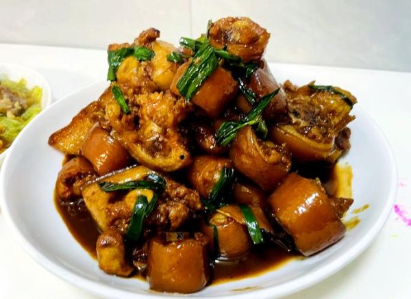 红烧猪尾巴加什么配菜_红烧猪尾巴配什么蔬菜-第2张图片-山城妙识 红烧猪尾巴加什么配菜_红烧猪尾巴配什么蔬菜-第2张图片-山城妙识