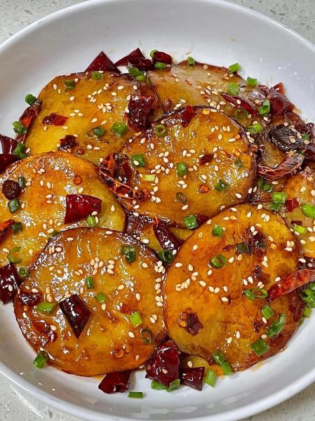 炒土豆片怎么炒好吃_炒土豆片最简单的家常做法-第1张图片-山城妙识