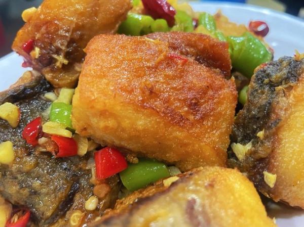 炸鱼块可以炒什么菜_家常搭配推荐-第1张图片-山城妙识 炸鱼块可以炒什么菜_家常搭配推荐-第1张图片-山城妙识