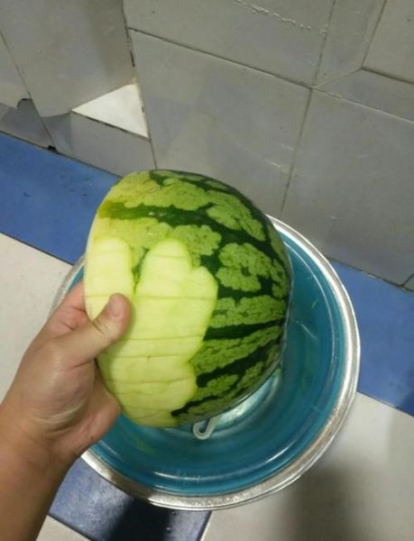 西瓜皮做凉菜怎么做_西瓜皮凉菜怎么拌好吃-第1张图片-山城妙识