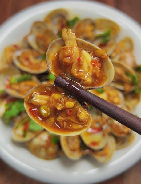 正宗蒜香花甲怎么做_花甲焯水还是直接炒-第3张图片-山城妙识