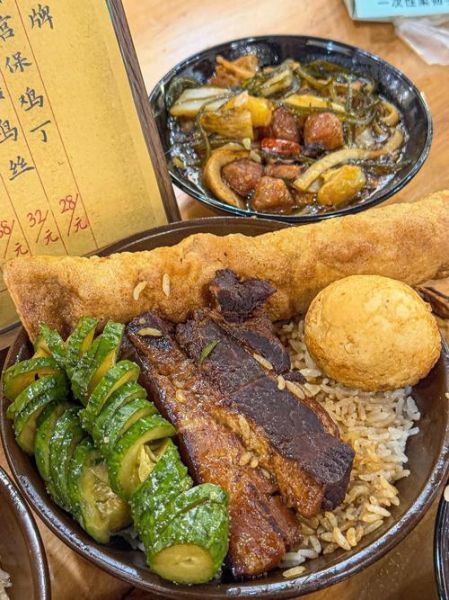 甏肉干饭多少钱一份_甏肉干饭价格表-第1张图片-山城妙识