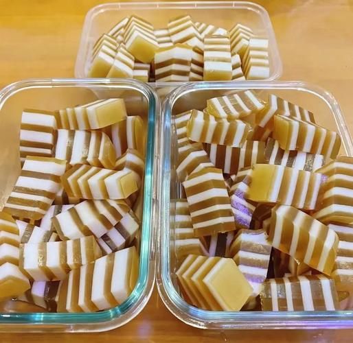 椰汁千层糕怎么做_椰汁千层糕比例是多少-第2张图片-山城妙识 椰汁千层糕怎么做_椰汁千层糕比例是多少-第2张图片-山城妙识