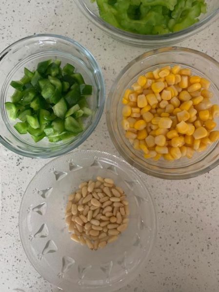 灌装松仁玉米的做法_家庭版详细教程-第1张图片-山城妙识