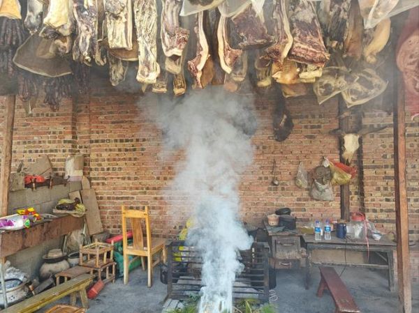在家怎么做熏肉_熏肉用什么木材好-第1张图片-山城妙识