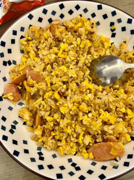 蛋炒饭怎么炒才粒粒分明_蛋炒饭先炒饭还是先炒蛋-第1张图片-山城妙识