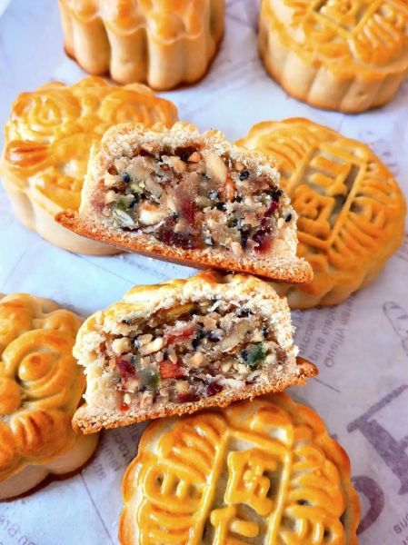 五仁月饼馅料有哪些_传统五仁月饼怎么做-第2张图片-山城妙识