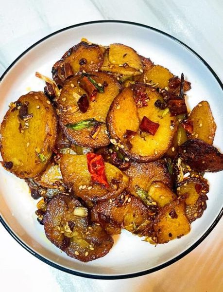 干锅土豆片怎么做才外焦里嫩_干锅土豆片用不用先焯水-第1张图片-山城妙识 干锅土豆片怎么做才外焦里嫩_干锅土豆片用不用先焯水-第1张图片-山城妙识