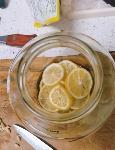 自制柠檬蜂蜜水怎么保存_柠檬蜂蜜水正确做法-第2张图片-山城妙识