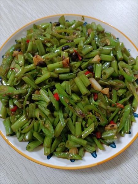 空心菜梗怎么炒不会变黑_空心菜梗炒不变色技巧-第3张图片-山城妙识 空心菜梗怎么炒不会变黑_空心菜梗炒不变色技巧-第3张图片-山城妙识