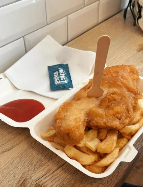 英国炸鱼薯条正宗做法_为什么用报纸包-第1张图片-山城妙识