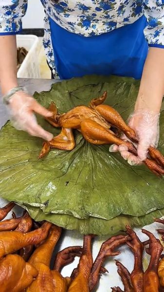 荷叶鸡怎么做_荷叶鸡用什么荷叶最好-第3张图片-山城妙识