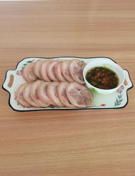 白切沙姜猪手怎么做_沙姜猪手去腥技巧-第1张图片-山城妙识