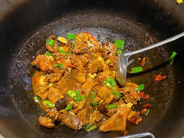 铁锅柴鸡怎么做_铁锅柴鸡需要焯水吗-第3张图片-山城妙识