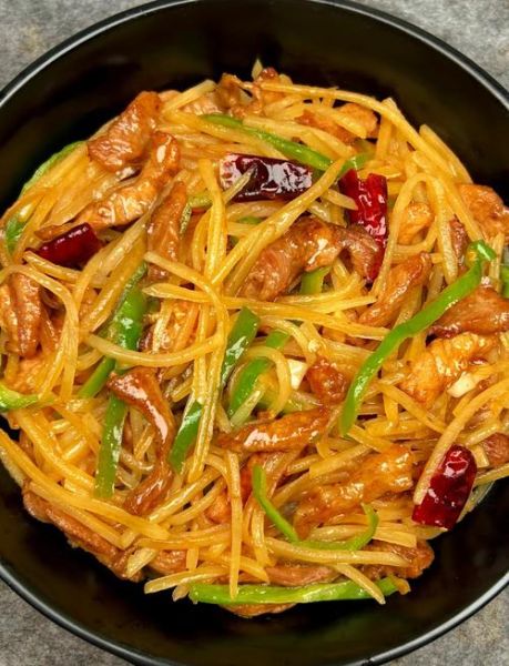 素炒土豆丝怎么炒才脆_素炒土豆丝家常做法-第1张图片-山城妙识