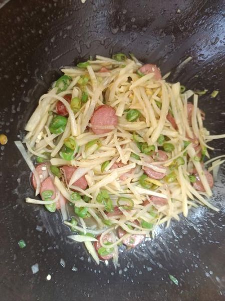 素炒土豆丝怎么炒才脆_素炒土豆丝家常做法-第3张图片-山城妙识