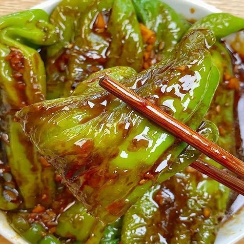 油焖尖椒怎么做才好吃_家常做法步骤详解-第1张图片-山城妙识 油焖尖椒怎么做才好吃_家常做法步骤详解-第1张图片-山城妙识