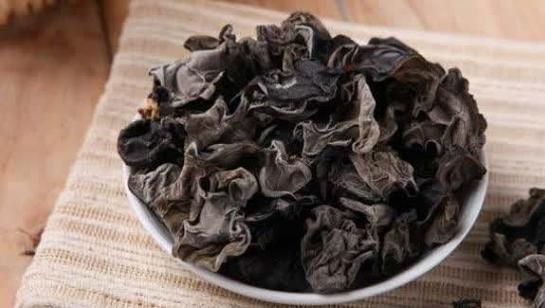 木耳中毒症状_吃了木耳多久会中毒-第1张图片-山城妙识