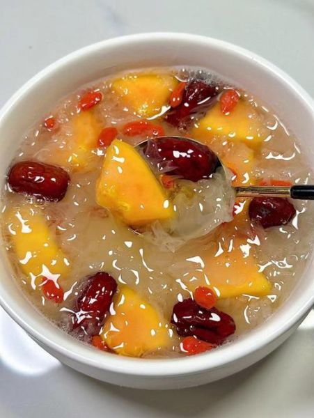 红枣枸杞银耳莲子羹的功效与作用_适合什么人喝-第2张图片-山城妙识