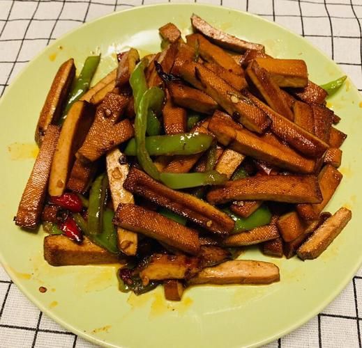 豆腐干炒辣椒怎么做_家常豆腐干炒辣椒步骤-第1张图片-山城妙识