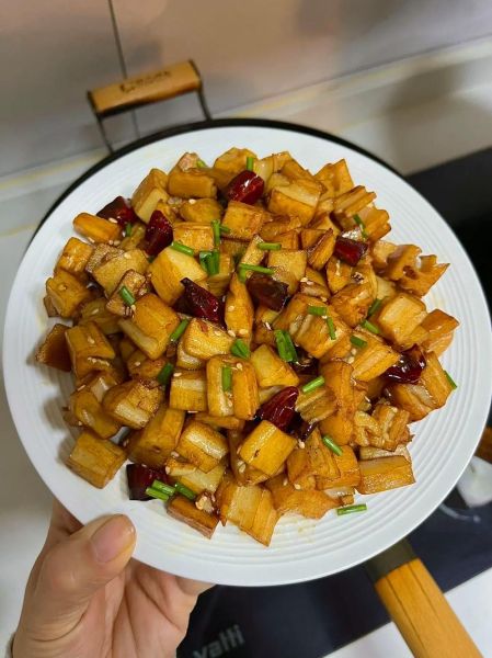 藕丁怎么炒好吃_藕丁炒多久才脆-第1张图片-山城妙识