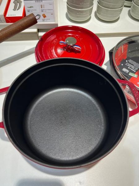 双立人铸铁锅开锅方法_铸铁锅第一次用怎么清洗-第3张图片-山城妙识