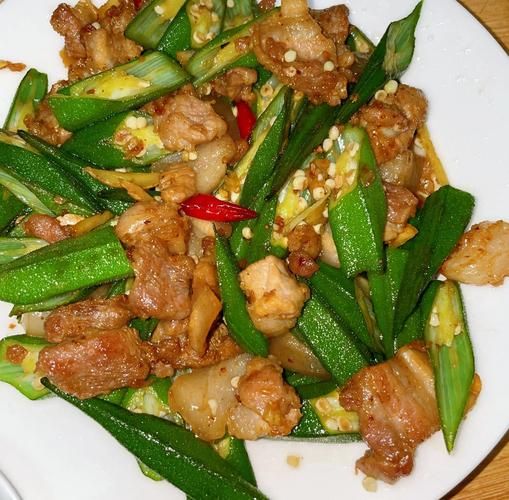 秋葵炒肉怎么做好吃又简单_秋葵炒肉的家常做法-第2张图片-山城妙识