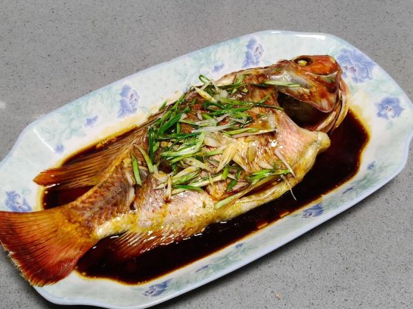 清蒸罗非鱼怎么蒸不腥_清蒸罗非鱼的做法大全-第1张图片-山城妙识