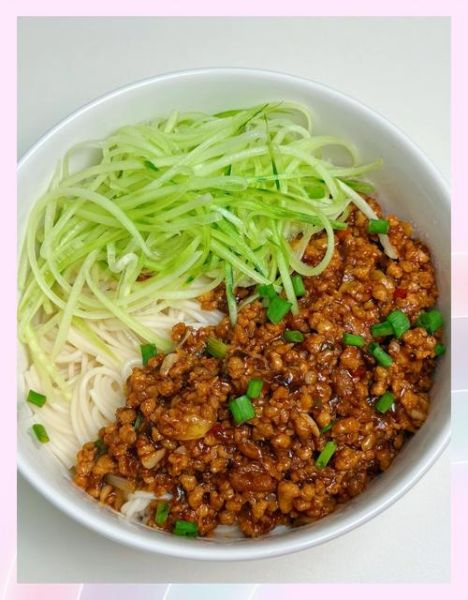 炸酱面怎么做好吃_炸酱面家常做法-第1张图片-山城妙识